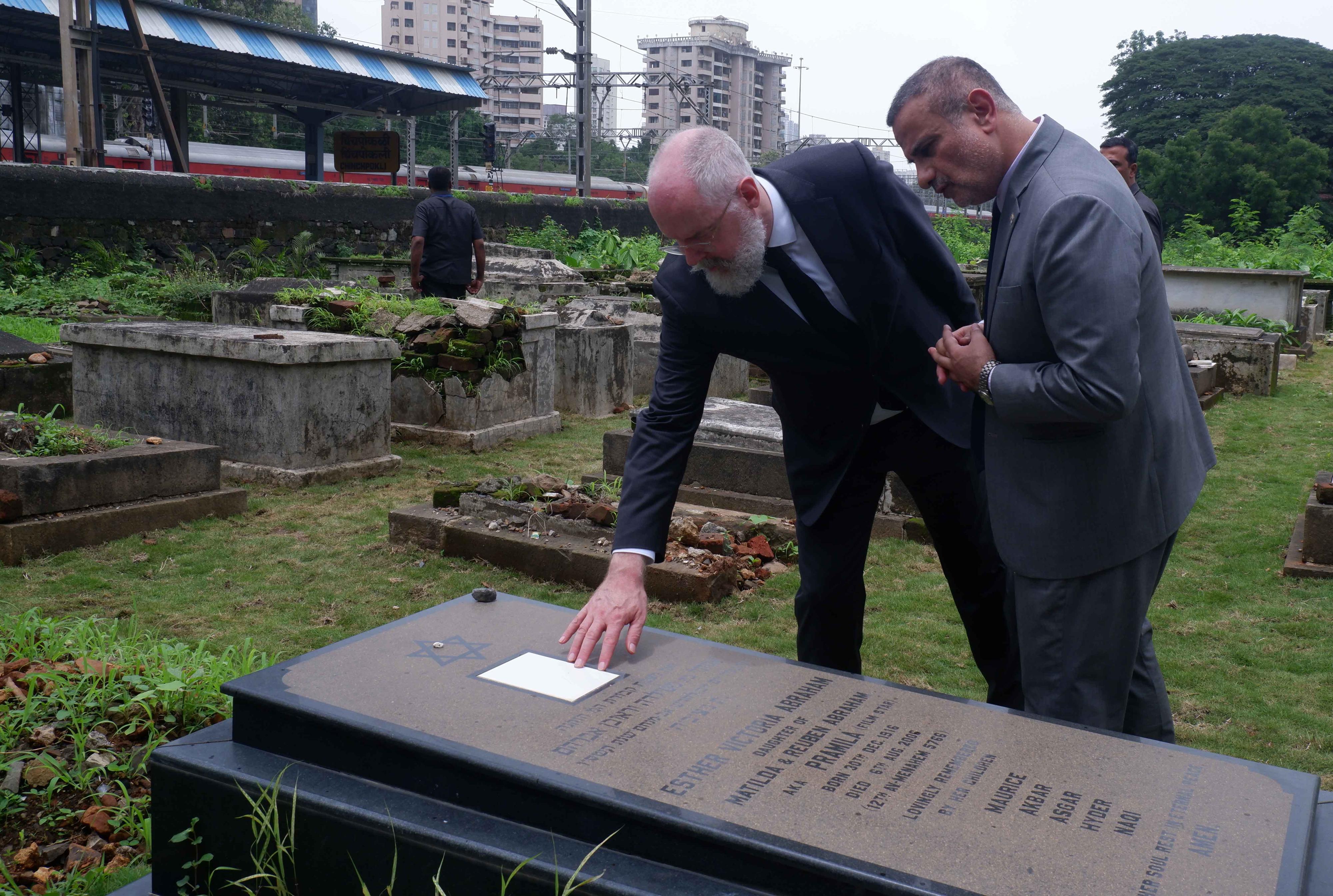 The German Consulate Mumbai restores a section of the Jewish Cemetery ...